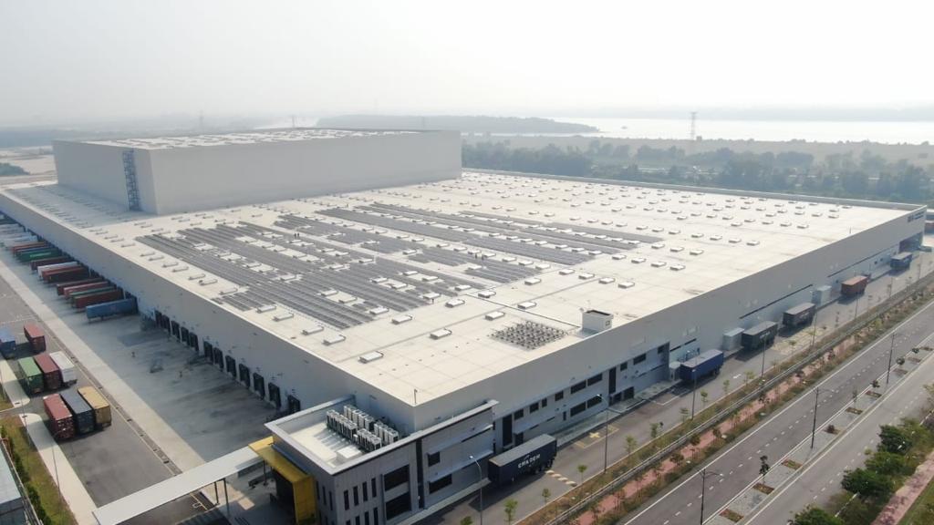 IKEA Distribution Center Goes Green with Solar Energy - Solar Warehouse ...